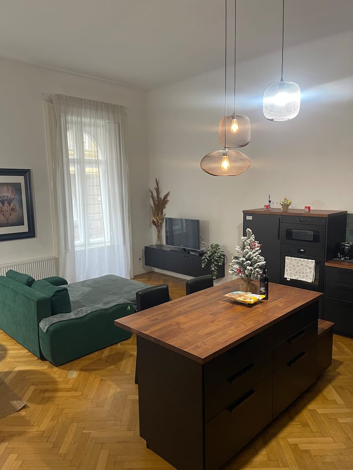 Luxury 3 Bedroom Apartment In Corvin Shopping Mall - Budapest