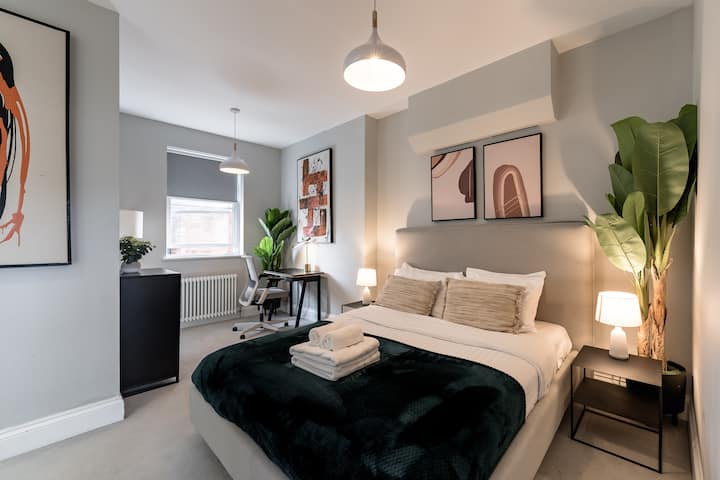 Elegant Fulham Stay | 1 Bed + Sofa | Fast Wi‑fi - Fulham