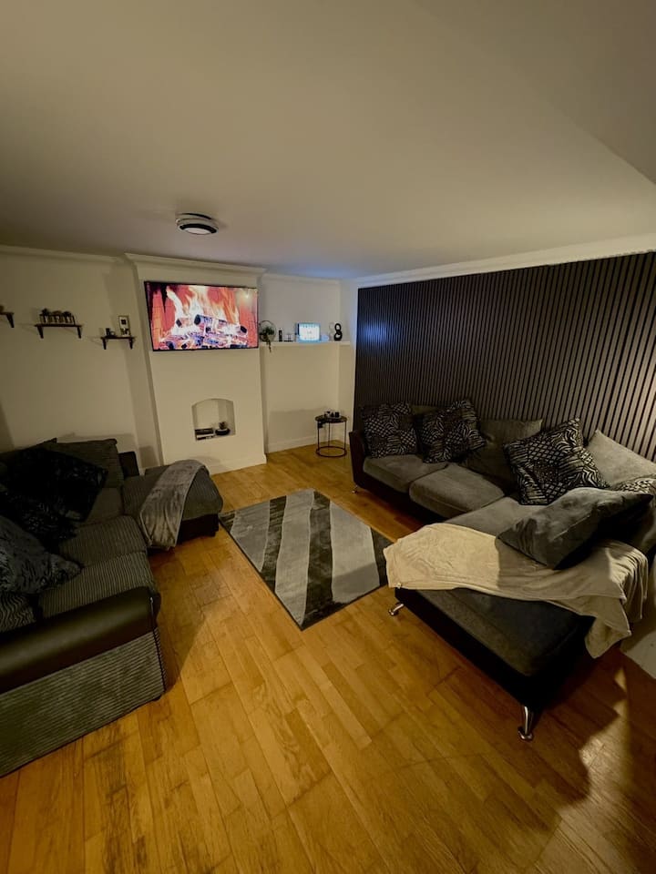 The Wee Turnberry: Cozy Corner Retreat - East Kilbride