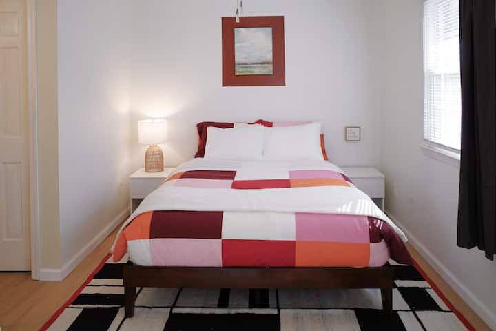 Cozy, Modern Place / Patio Fenced / Near Wfu - 溫斯頓-塞勒姆