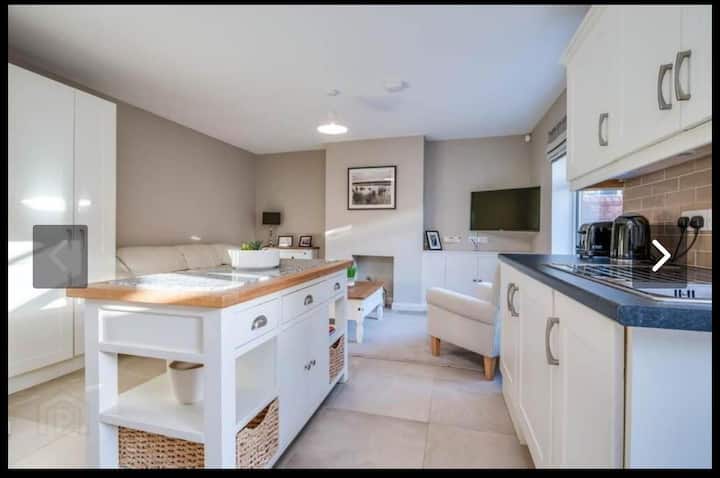 Ballyhackamore Has A Secret Home For You. - Belfast