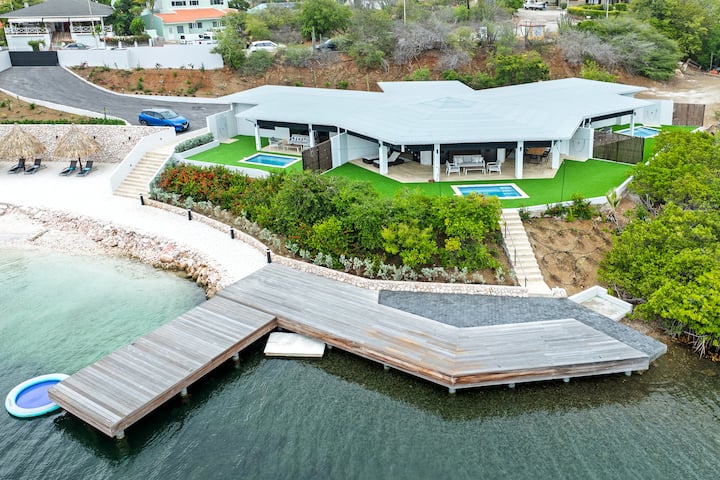 Dolce Vita Beach | Waterfront Bungalow B - Curaçao