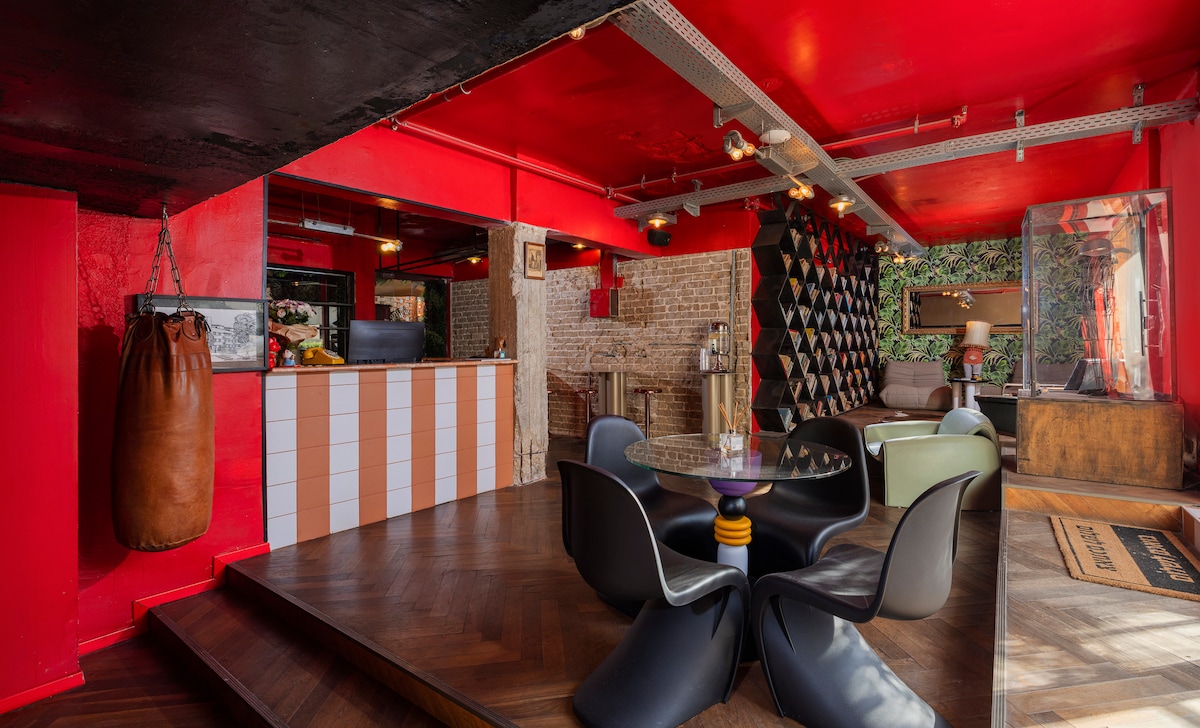 Scarlet - Romantic Classic - Hotels for Rent in Tel Aviv-Yafo, Tel Aviv ...