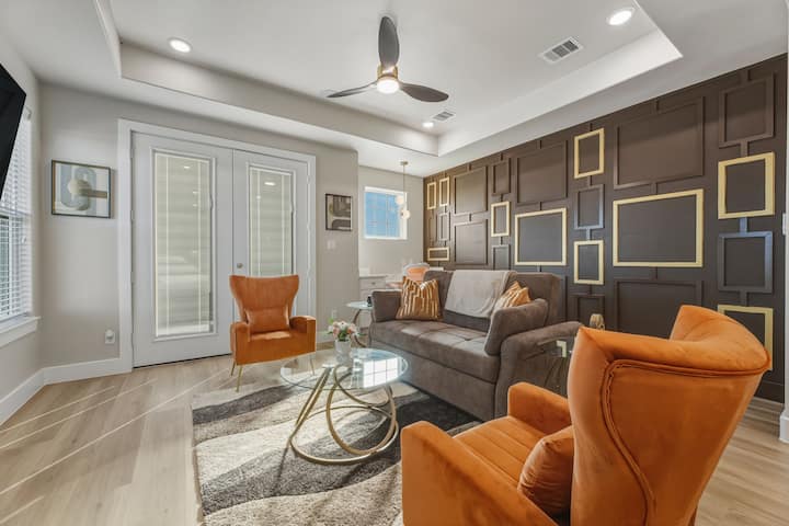 2025 Upscale Townhome+rooftop | Med Ctr - NRG Stadium - Houston