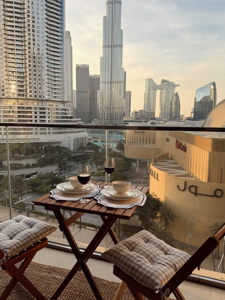 Downtown• Burj Khalifa View • Dubai Mall Access - Dubai