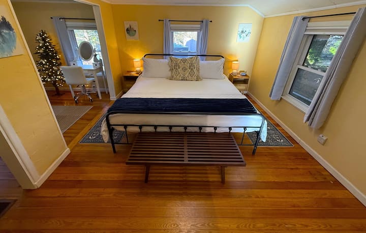 Huge Yard In The Heart Of Hendersonville - Hendersonville, NC