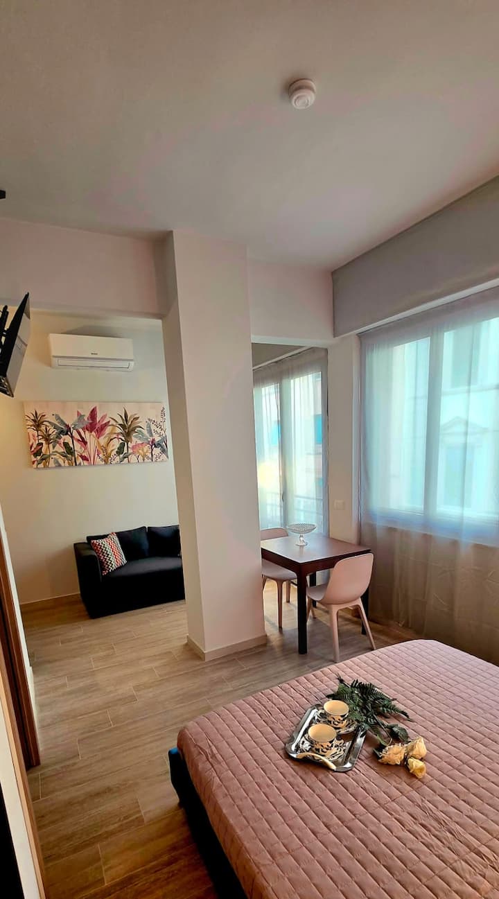 Seadoor Double Bedroom - Livorno