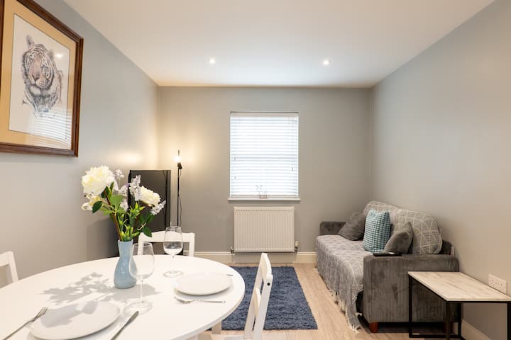 Modern Flat |5 Min To Train Station | Free Parking - Bedford
