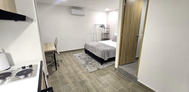 Apartaestudio 1 En El Poblado, La Zona Más Cool. - 麥德林