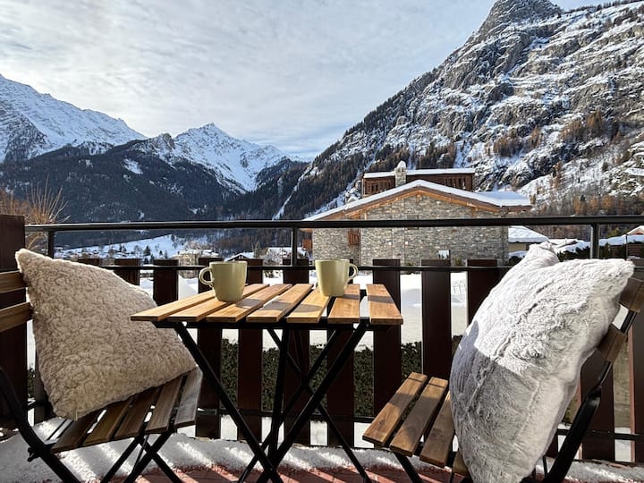 Cozy Flat - Mont Blanc View - Courmayeur
