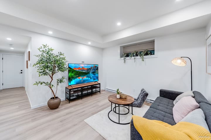 Modern Comfort Suite - Langley