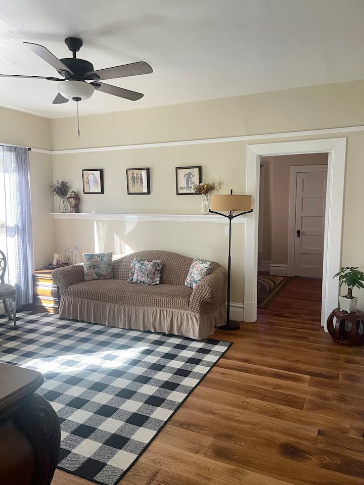 Suite (Private Entrance)in Downtown Riverside - Riverside, CA