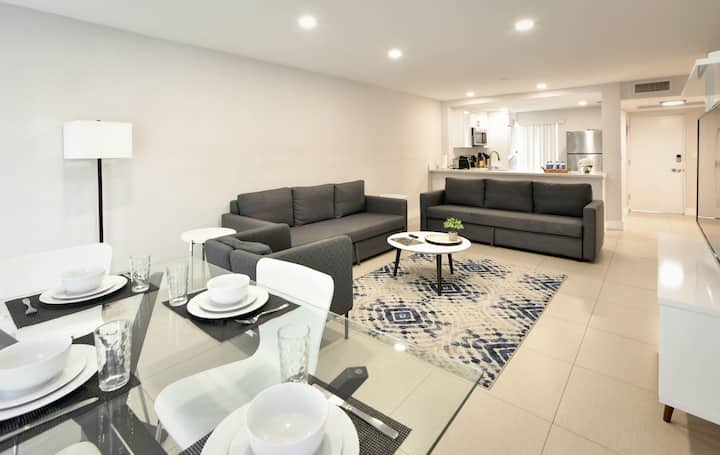 Near Las Olas Beach + Full Kitchen. Pool. Parking. - Aéroport de Fort Lauderdale-Hollywood (FLL)