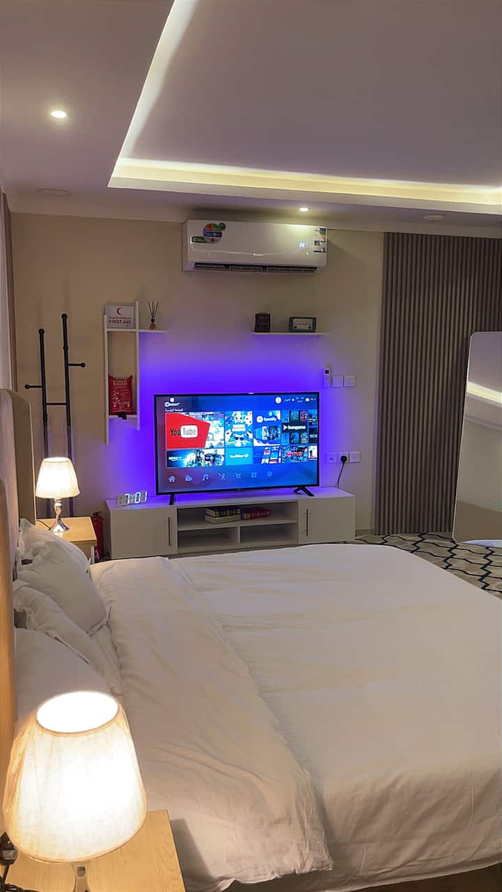 استديو بسرير ماستر ودخول ذكي - Dammam