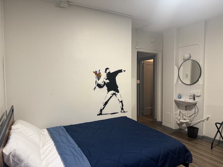 Private Room W/en-suite Bathroom In Upscale Hostel - Seattle, WA