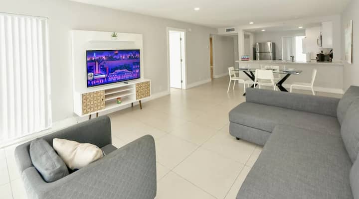 Stay Near Port & Airport | Pool + Full Kitchen - Fort Lauderdale, FL