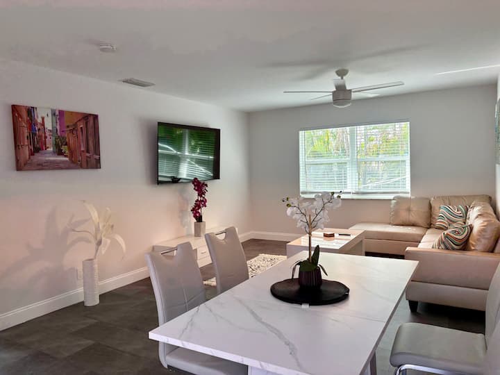 Beautiful Remodeled 2bd 2bath Prime E Delray Dogs - Delray Beach, FL
