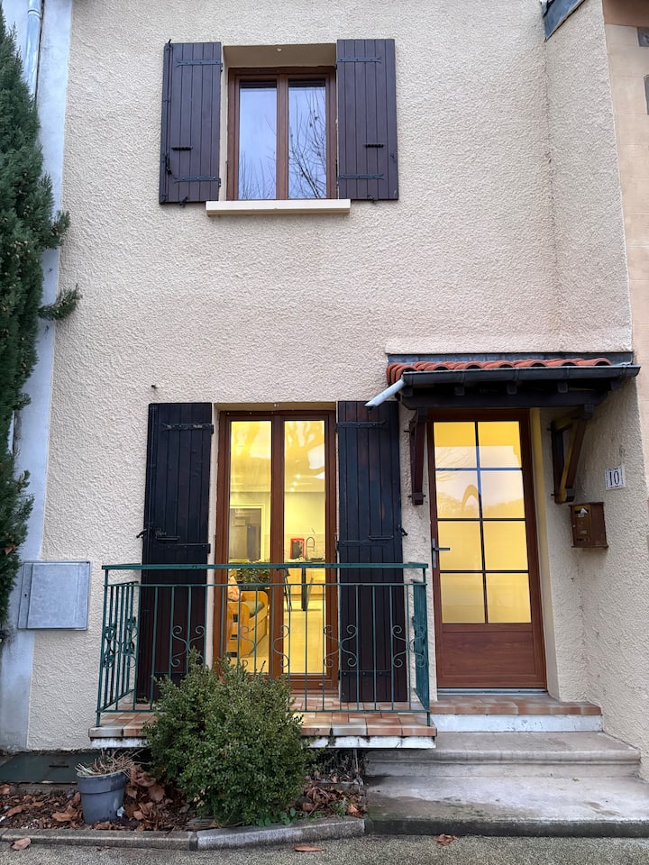 « Maison » Au Bord Du Rhône Avec Patio
5 Pers - Tain-l'Hermitage