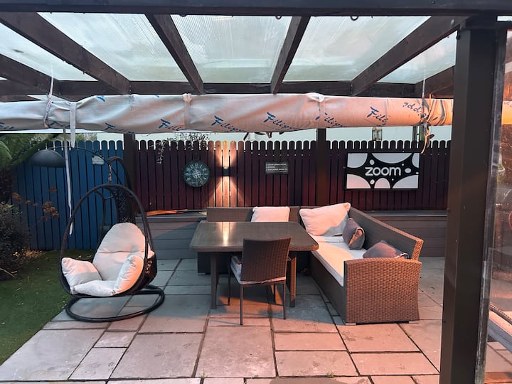 Prime Galway City Escape| Pergola W/heating Lamps - Galway