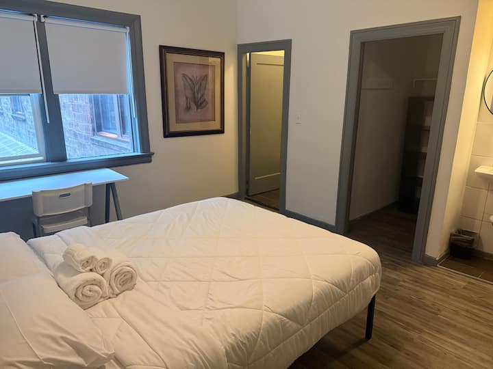 Private 2-person Room W/bathroom In Upscale Hostel - Seattle, WA