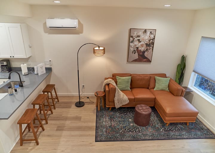 Conveniently Located~townhouse~king Bed~dogs Ok - Spokane, WA