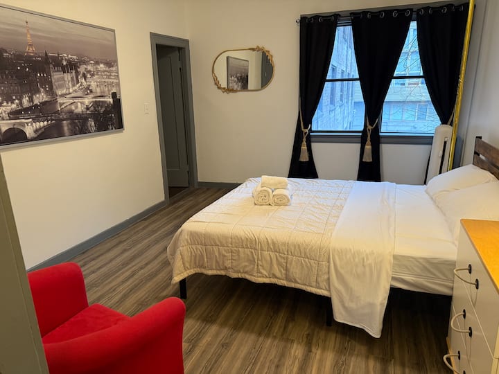 Huge 2-room Family Suite In Downtown Hostel! - Seattle, WA