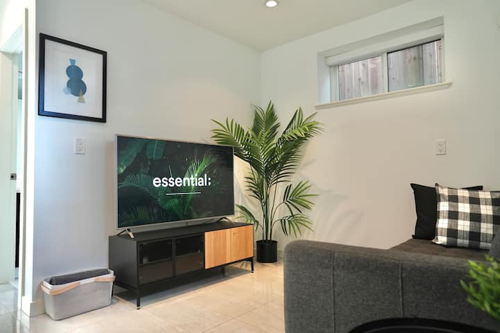 20 Mins To Dt | 5 Mins To Pne | Clean 3br, 2ba - Vancouver
