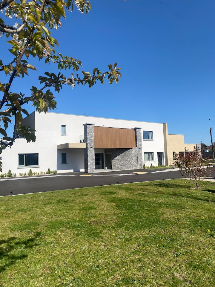 Luxury House, Steps To Town Centre & Ross Castle - Killarney