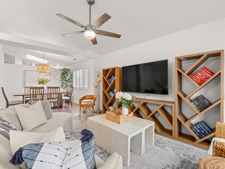 Modern Comfort: Sunnyside Edition - Clovis, CA