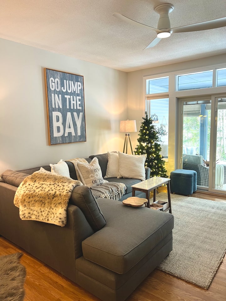 Stylish Winter Condo Minutes From Gunstock - Laconia, NH