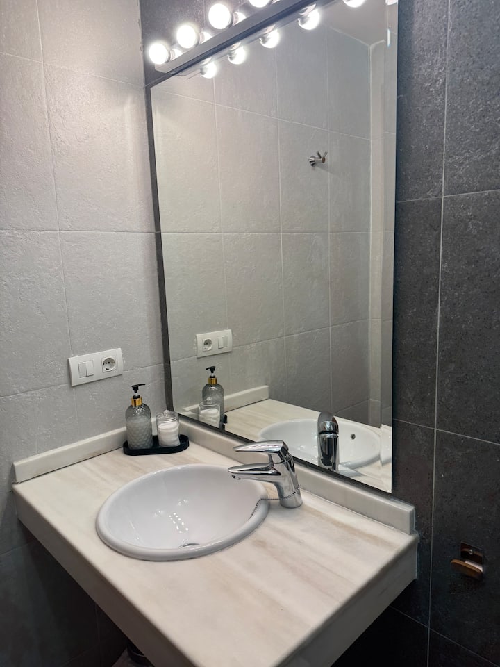 Sierra Nevada (Zona Media). Pradollano. Parking - Sierra Nevada