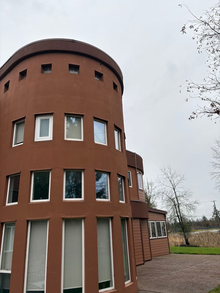 Spacious Langley Home Great For Entertaining - Langley