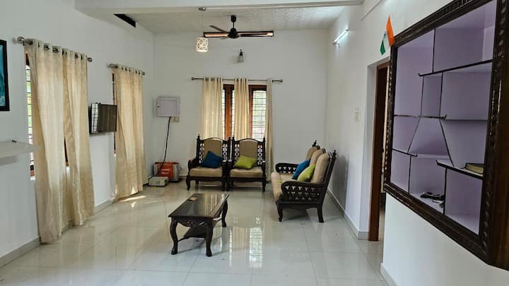 Jolijo Homestay - Kottayam