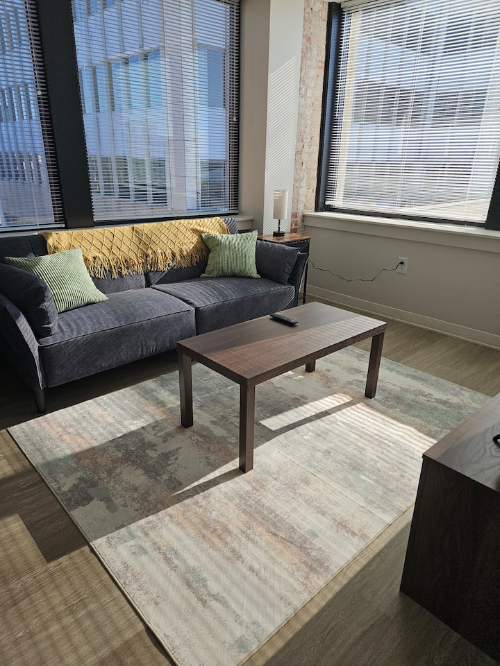 High Rise Luxury With Stunning City Views - Wichita, KS