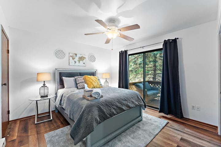 Executivetownhome/beach/fenced Yard/garage/balcony - Portage, IN