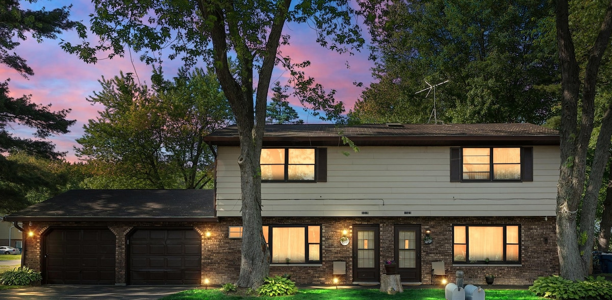 ExecutiveTownhome/Beach/fenced yard/Garage/balcony - Houses for Rent in ...