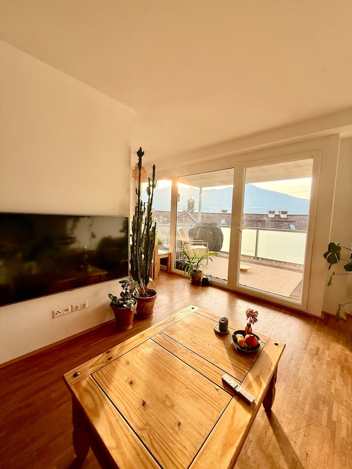 Mountain Retreat W. Large Balcony & Warm Interior - Innsbruck