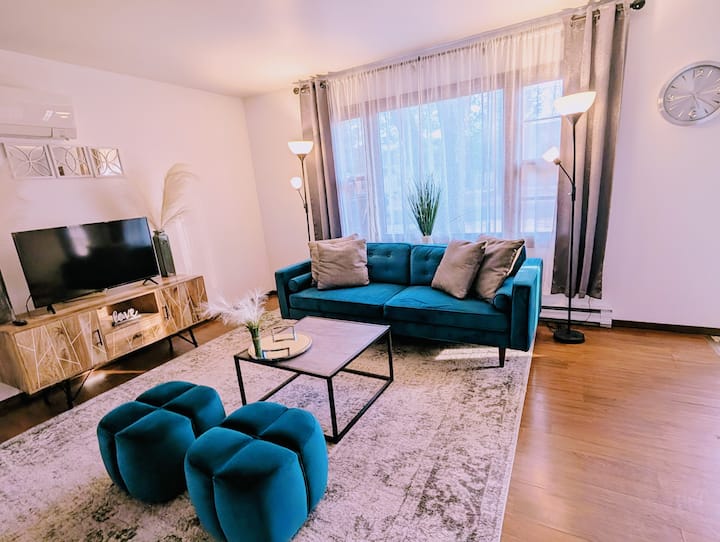 Downtownchesterton Townhome W/garage, Yard/balcony - Portage, IN