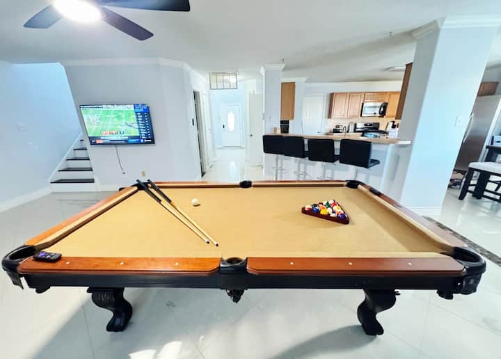 Luxury Family Home - Sugar Land, TX