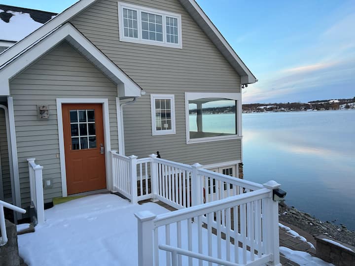 Keuka Lake On The Water - Penn Yan, NY