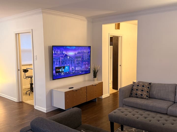 3br Fully Equipped Home & Basement W/ Free Parking - Ontario