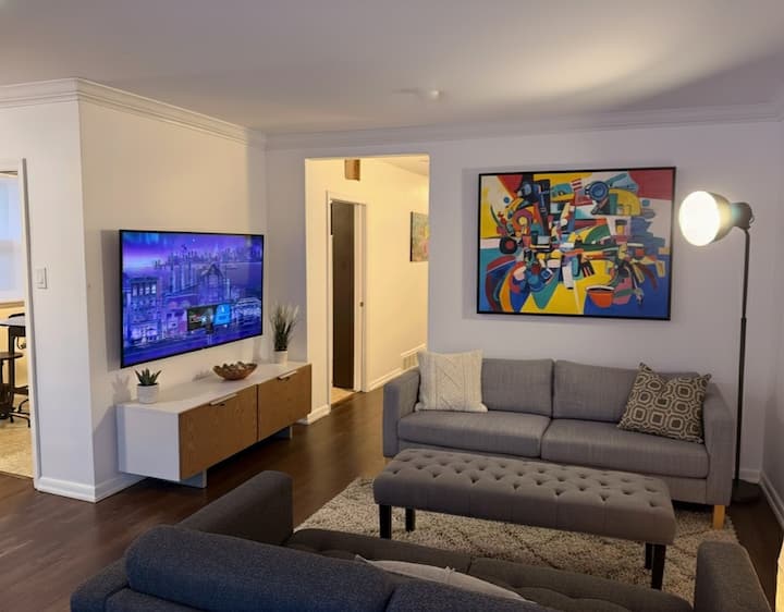 3br Fully Equipped Home & Basement W/ Free Parking - Toronto