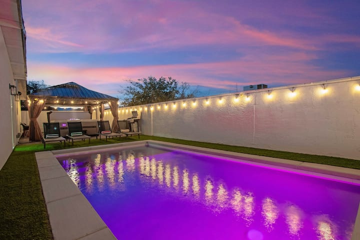 The Big Group Paradise: Pool, Games, & More! - North Las Vegas, NV