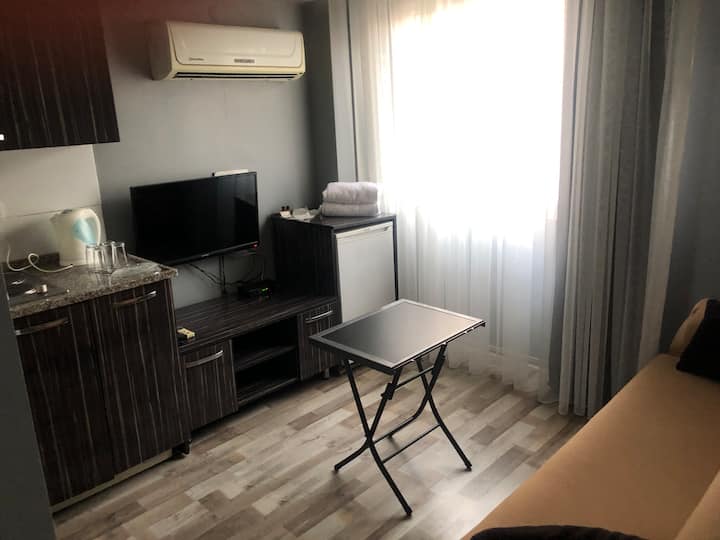 Fuar Yakını Junior Suıt - İzmir