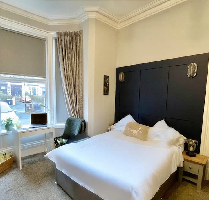 Easy Access Apartment - Southport