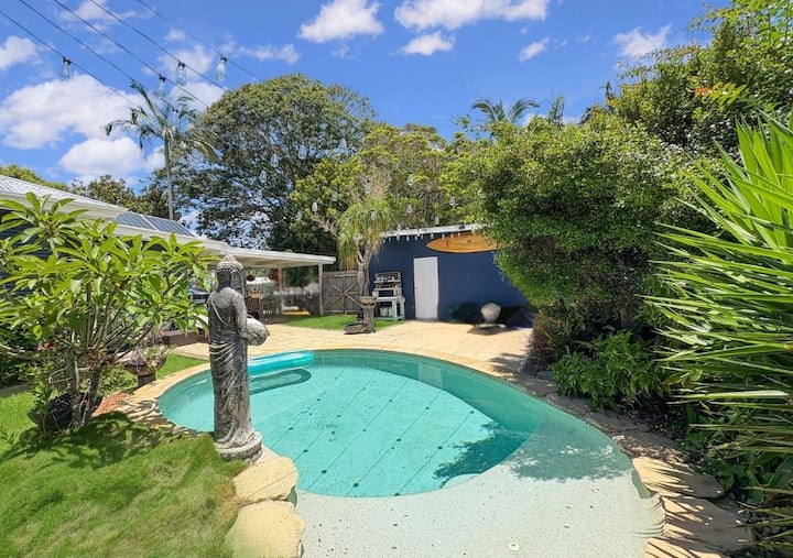 Lady Katherine – Coastal Cottage With Pool - Queensland