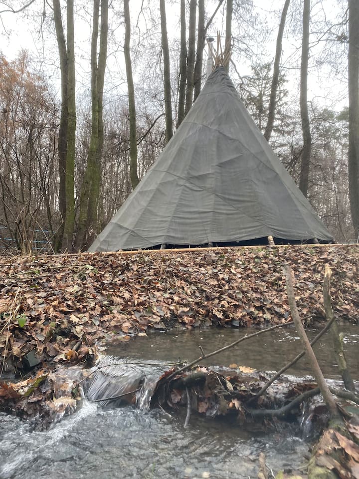 Keltské Týpí - Zážitek V Přírodním Centru U Prahy - Prague