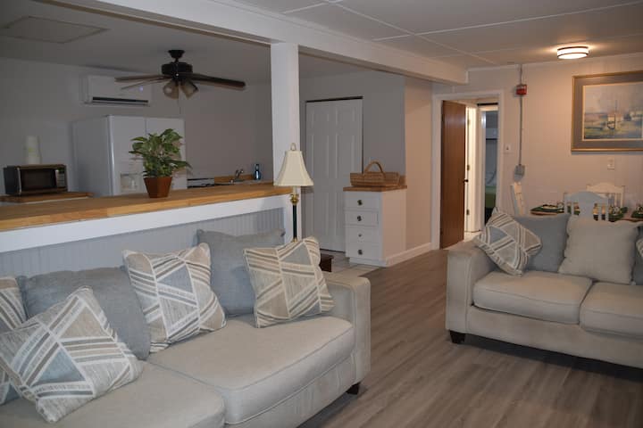 Parkwalk Get Away Retreat - Zephyrhills, FL