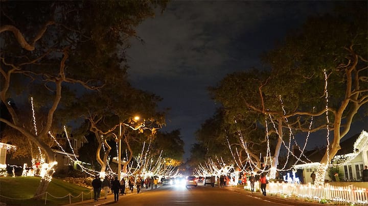 Sleepy Hollow Chill Out House For The Holidays - Torrance, CA