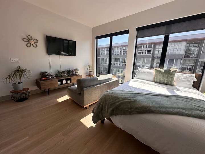Midtown Atl Studio Living  Walkable  Fun - Atlanta, GA